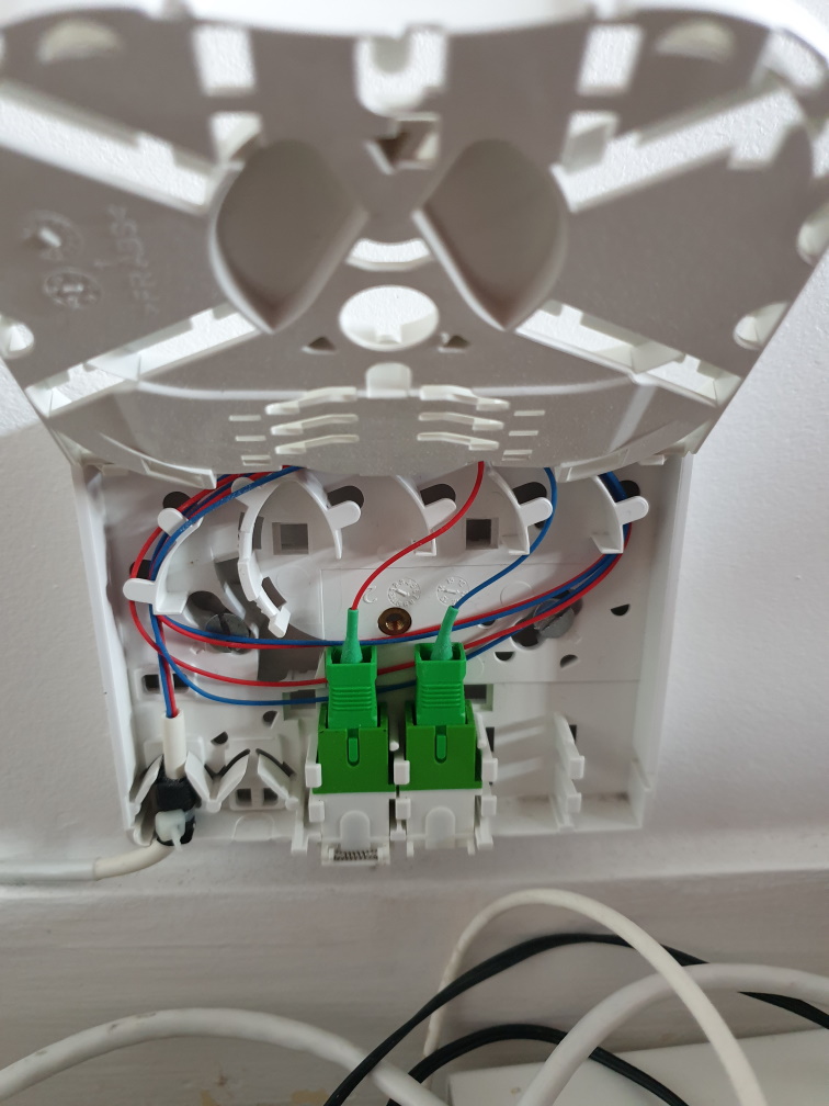Utiliser un boîtier fibre déjà installé - La Communauté SFR